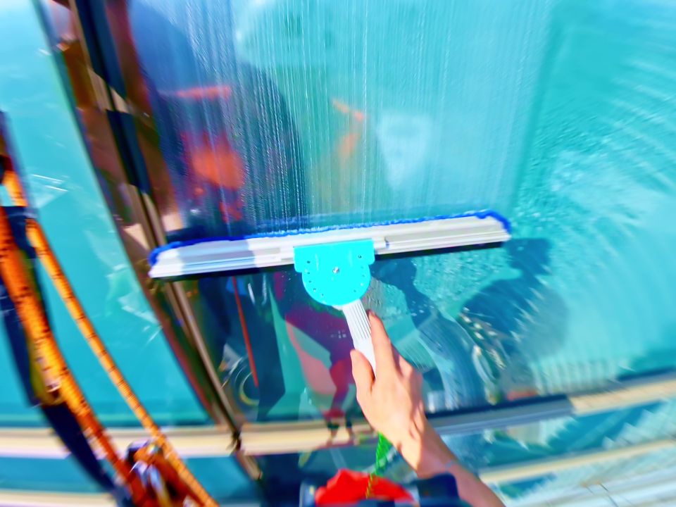 Commercial Windows Cleaning - AquaTerra Mobile Wash